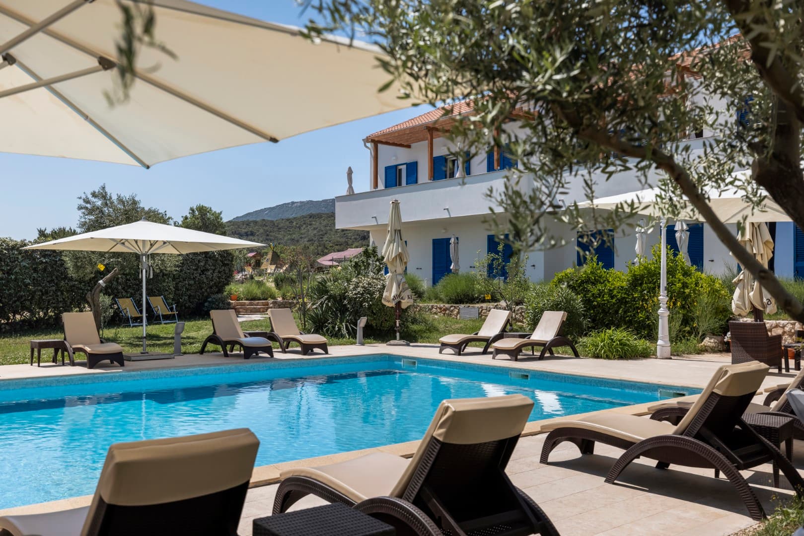 Hotel Manora Lošinj - a family hotel in the village Nerezine